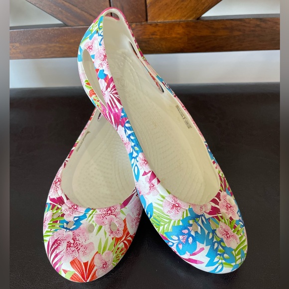 CROCS | Shoes | Crocs Kadee Floral Graphic Ballet Flat Size 7 Water ...